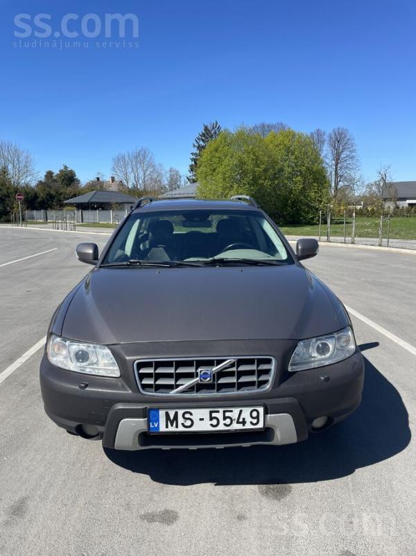 Brown Volvo XC70 2007 in Riga, with an engine capacity of 2.40 L and mileage of 369 thousand km for 3950 €, photo 3 on AUTOMOTO.COM.LV