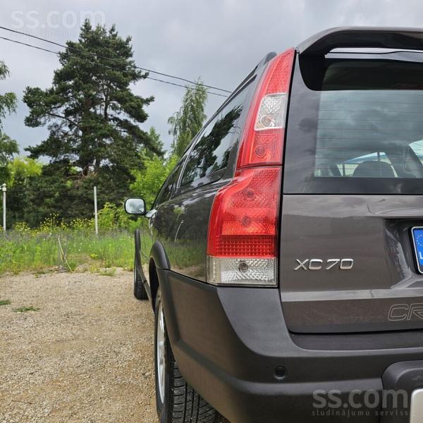 Brūns Volvo XC70 2007 Rīga, ar dzinēja tilpumu 2.40 L un nobraukumu 343 tūkst. km par 4350 €, foto 10 vietnē AUTOMOTO.COM.LV