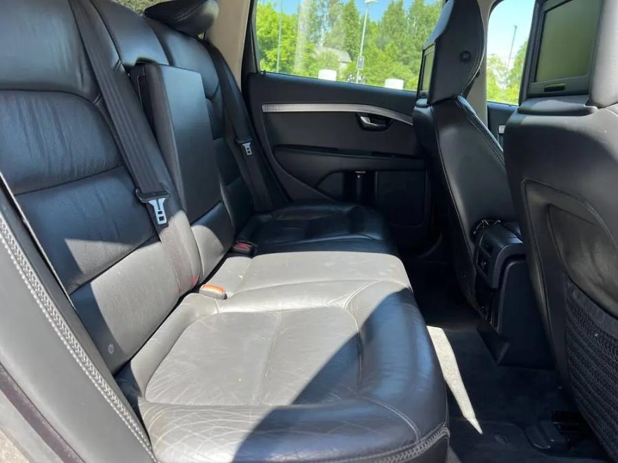 Brūns Volvo XC70 2007 Rēzekne, ar dzinēja tilpumu 2.40 L un nobraukumu 408 tūkst. km par 4700 €, foto 14 vietnē AUTOMOTO.COM.LV