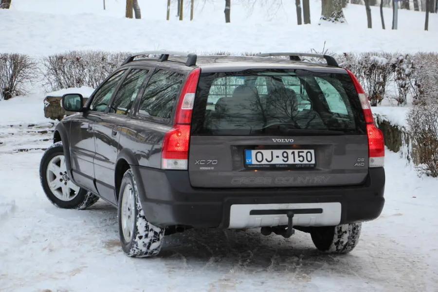 Brūns Volvo XC70 2007 Mārupe, ar dzinēja tilpumu 2.40 L un nobraukumu 350 tūkst. km par 5250 €, foto 9 vietnē AUTOMOTO.COM.LV