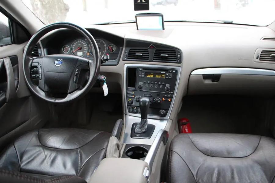 Brūns Volvo XC70 2007 Mārupe, ar dzinēja tilpumu 2.40 L un nobraukumu 350 tūkst. km par 5250 €, foto 12 vietnē AUTOMOTO.COM.LV