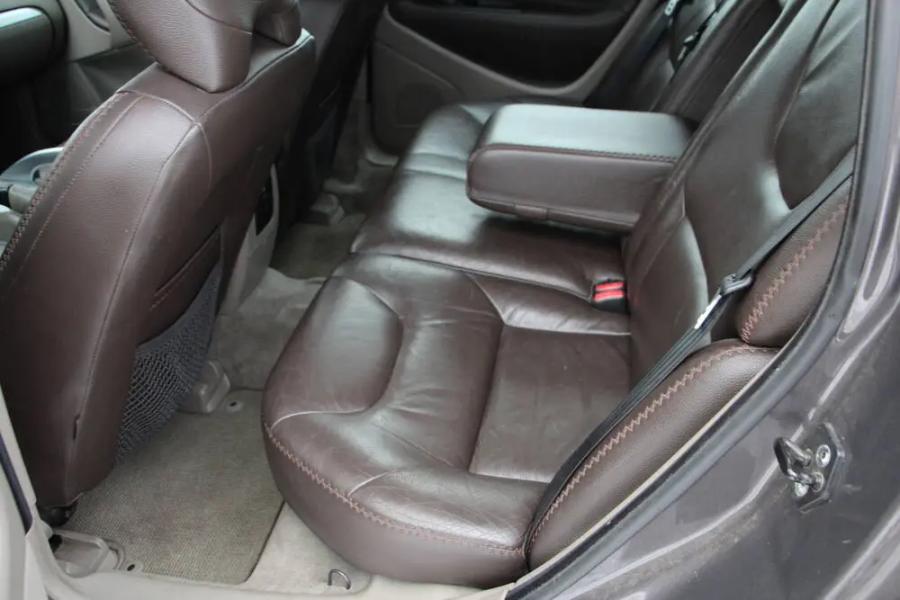 Brūns Volvo XC70 2007 Mārupe, ar dzinēja tilpumu 2.40 L un nobraukumu 350 tūkst. km par 5250 €, foto 14 vietnē AUTOMOTO.COM.LV