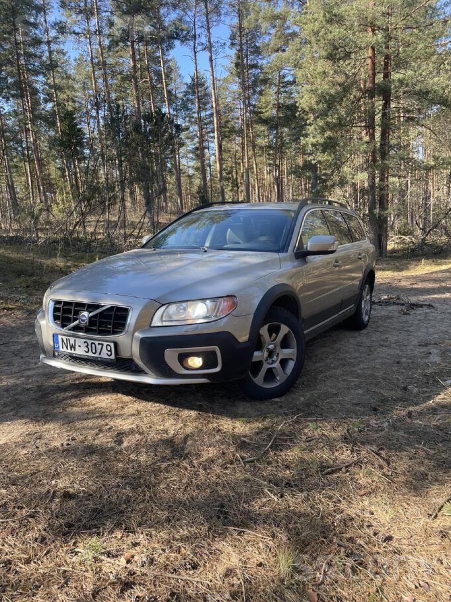 Brūns Volvo XC70 2007 Rīga, ar dzinēja tilpumu 2.40 L un nobraukumu 440 tūkst. km par 3200 €, foto 1 vietnē AUTOMOTO.COM.LV