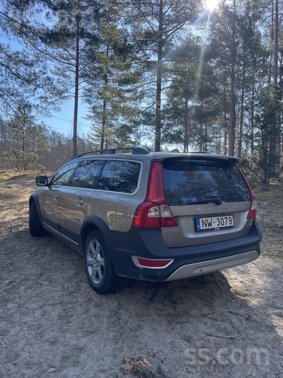 Brūns Volvo XC70 2007 Rīga, ar dzinēja tilpumu 2.40 L un nobraukumu 440 tūkst. km par 3200 €, foto 5 vietnē AUTOMOTO.COM.LV