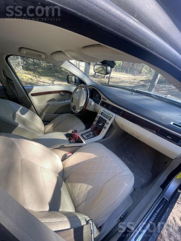Brūns Volvo XC70 2007 Rīga, ar dzinēja tilpumu 2.40 L un nobraukumu 440 tūkst. km par 3200 €, foto 7 vietnē AUTOMOTO.COM.LV