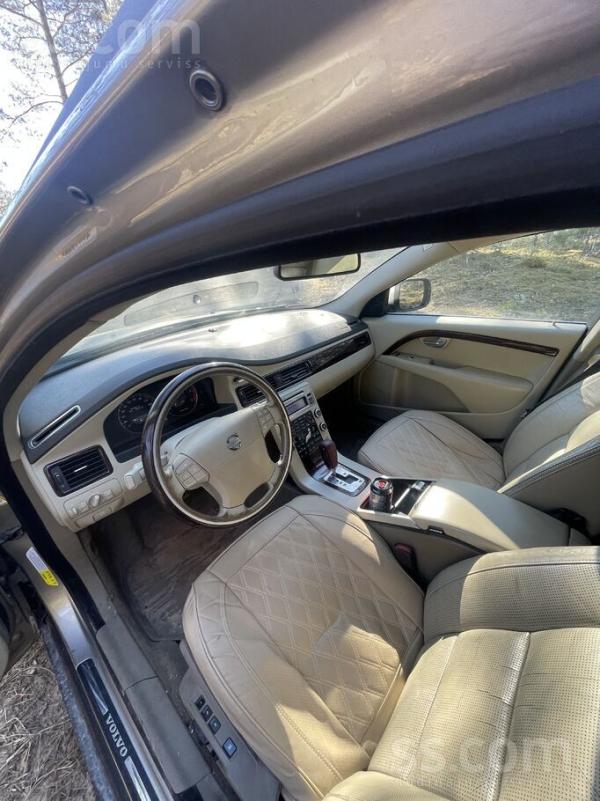 Brūns Volvo XC70 2007 Rīga, ar dzinēja tilpumu 2.40 L un nobraukumu 440 tūkst. km par 3200 €, foto 8 vietnē AUTOMOTO.COM.LV