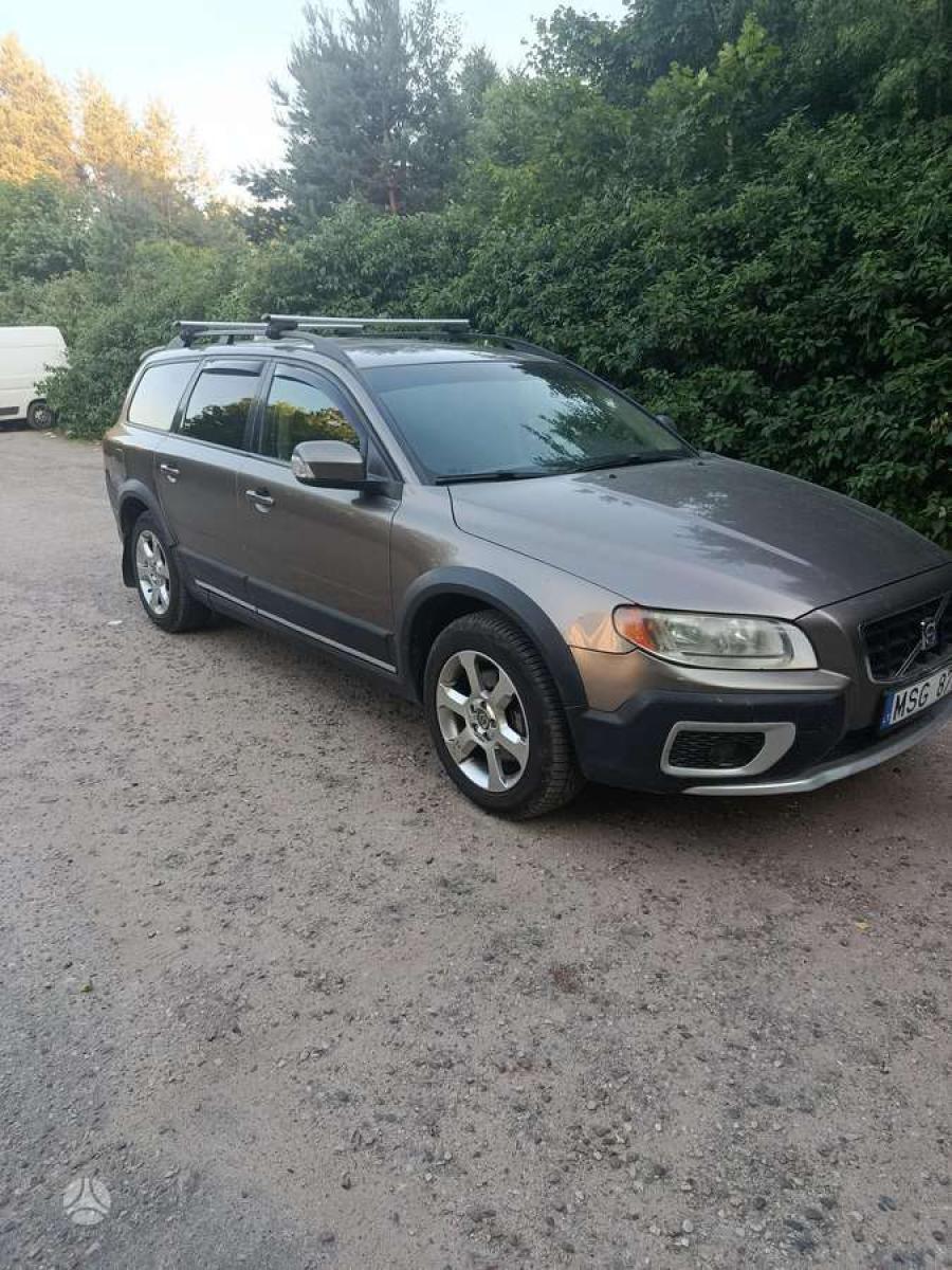 Brown Volvo XC70 2007 in Vilnius, with an engine capacity of 2.40 L and mileage of 405 thousand km for 3900 €, photo 5 on AUTOMOTO.COM.LV