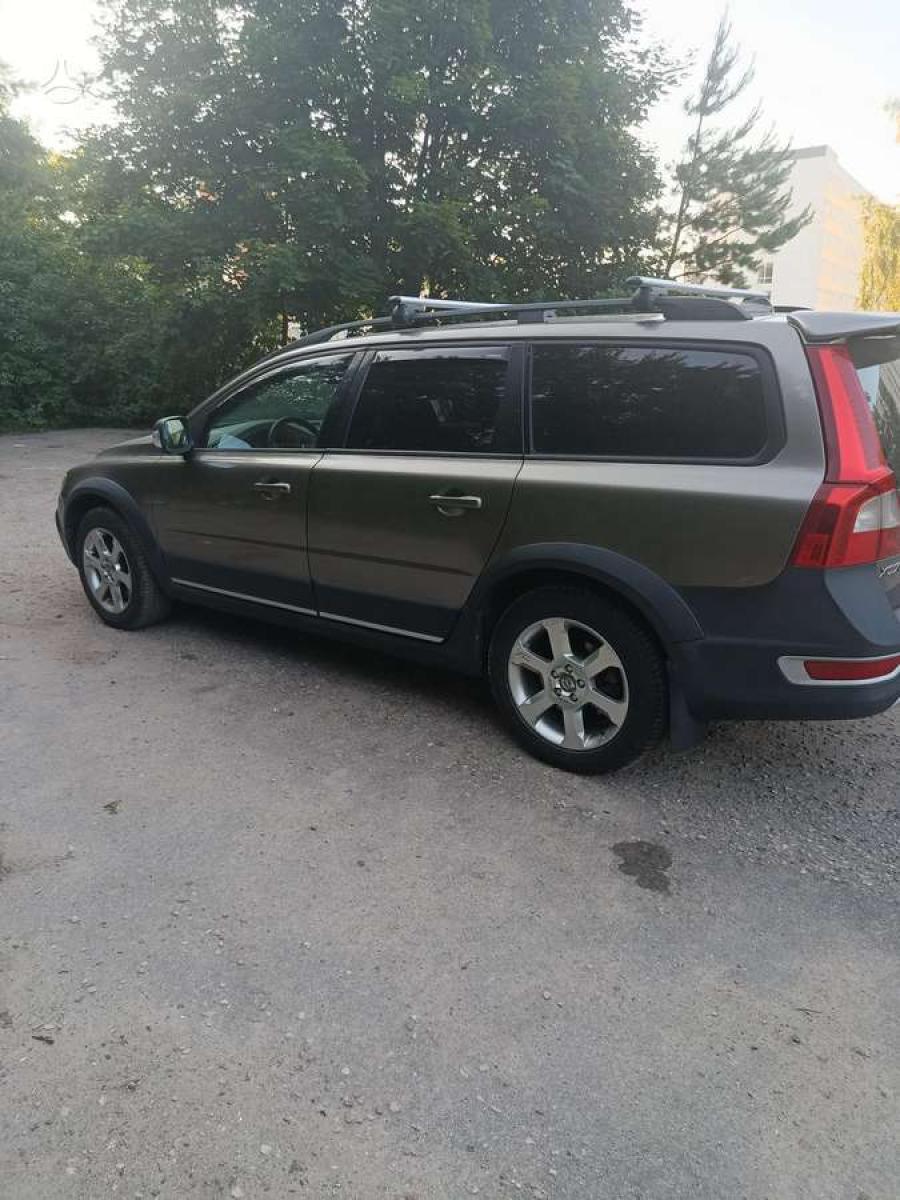Brown Volvo XC70 2007 in Vilnius, with an engine capacity of 2.40 L and mileage of 405 thousand km for 3900 €, photo 15 on AUTOMOTO.COM.LV