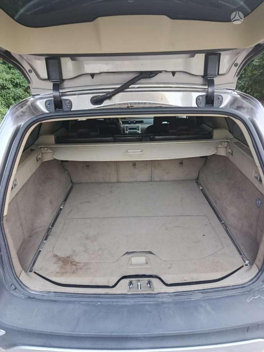 Brown Volvo XC70 2007 in Vilnius, with an engine capacity of 2.40 L and mileage of 405 thousand km for 3900 €, photo 18 on AUTOMOTO.COM.LV