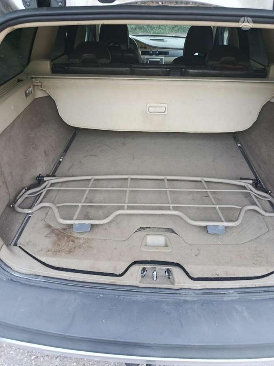 Brown Volvo XC70 2007 in Vilnius, with an engine capacity of 2.40 L and mileage of 405 thousand km for 3900 €, photo 19 on AUTOMOTO.COM.LV