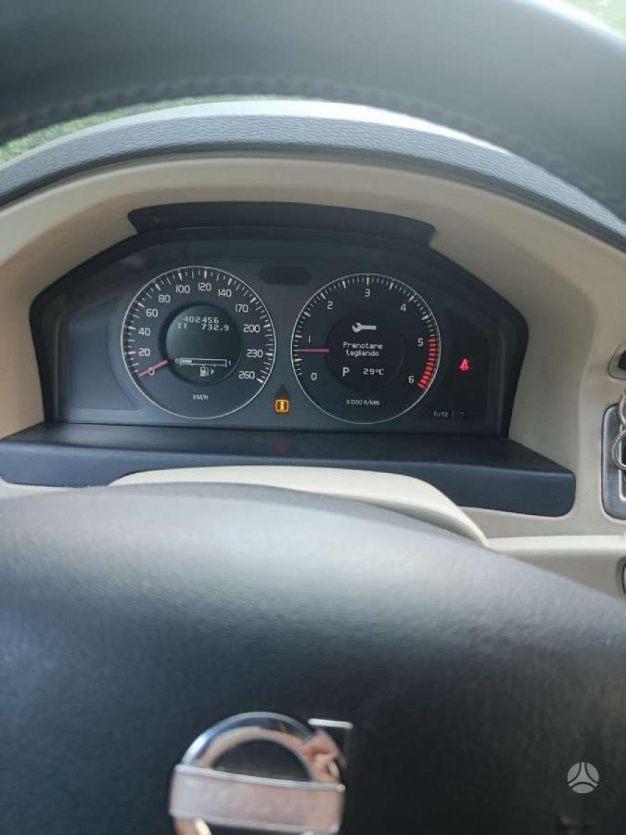 Brown Volvo XC70 2007 in Vilnius, with an engine capacity of 2.40 L and mileage of 405 thousand km for 3900 €, photo 22 on AUTOMOTO.COM.LV