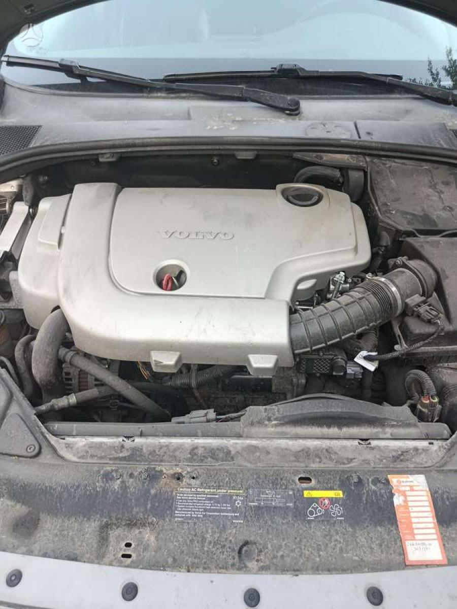Brown Volvo XC70 2007 in Vilnius, with an engine capacity of 2.40 L and mileage of 405 thousand km for 3900 €, photo 25 on AUTOMOTO.COM.LV