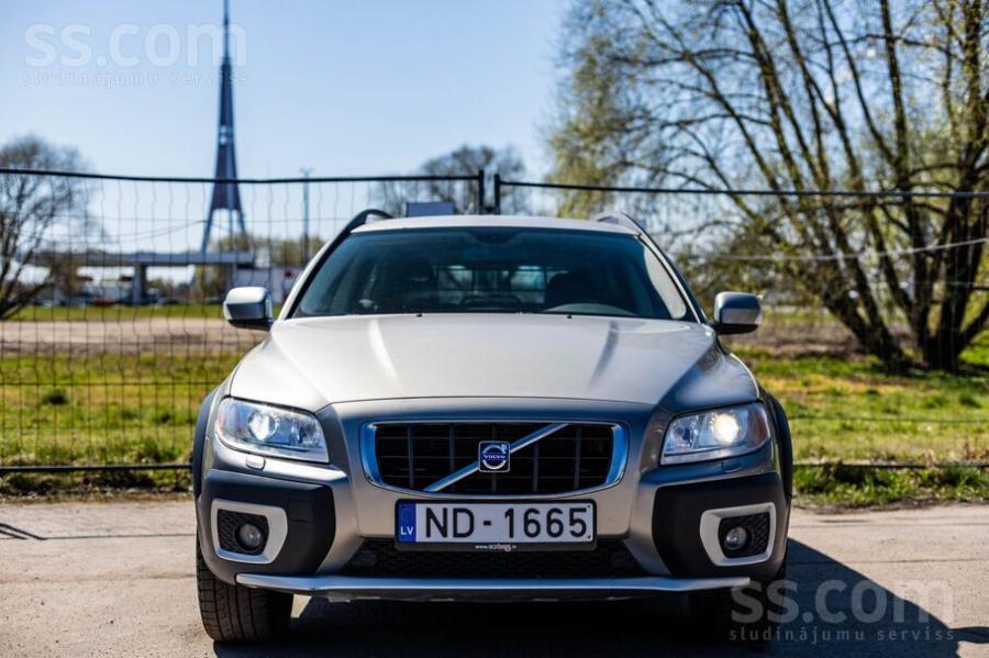 Brown Volvo XC70 2007 in Riga, with an engine capacity of 2.40 L and mileage of 345 thousand km for 5290 €, photo 4 on AUTOMOTO.COM.LV