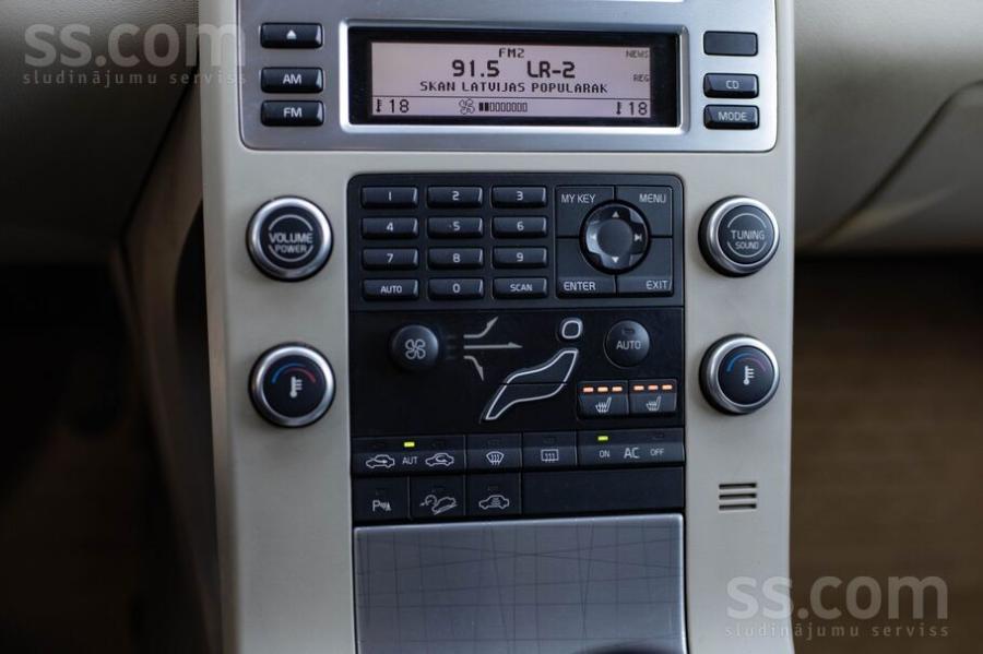 Brown Volvo XC70 2007 in Riga, with an engine capacity of 2.40 L and mileage of 345 thousand km for 5290 €, photo 22 on AUTOMOTO.COM.LV