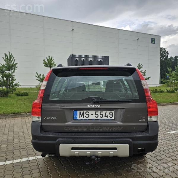 Brūns Volvo XC70 2007 Rīga, ar dzinēja tilpumu 2.40 L un nobraukumu 343 tūkst. km par 4190 €, foto 5 vietnē AUTOMOTO.COM.LV