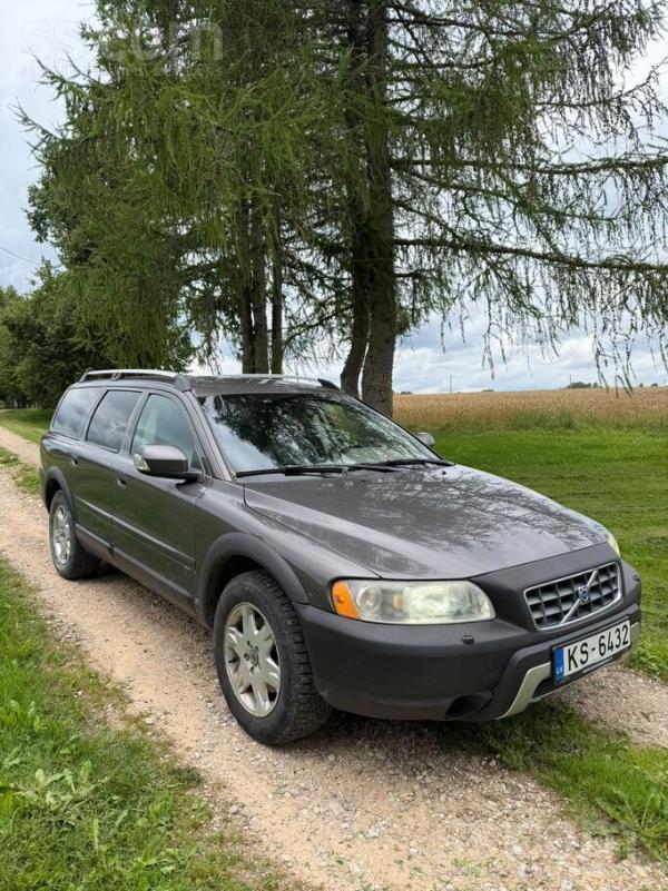 Brūns Volvo XC70 2007 Talsi, ar dzinēja tilpumu 2.40 L un nobraukumu 393 tūkst. km par 2800 €, foto 2 vietnē AUTOMOTO.COM.LV