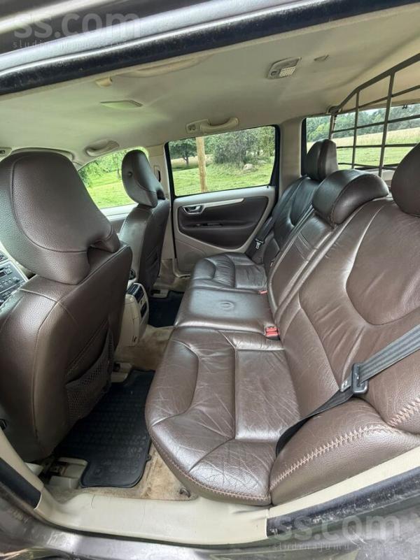 Brūns Volvo XC70 2007 Talsi, ar dzinēja tilpumu 2.40 L un nobraukumu 393 tūkst. km par 2800 €, foto 6 vietnē AUTOMOTO.COM.LV