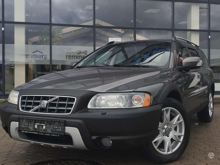 Brown Volvo XC70 2007 in Vilnius, with an engine capacity of 2.40 L and mileage of 279 thousand km for 4750 €, photo 3 on AUTOMOTO.COM.LV