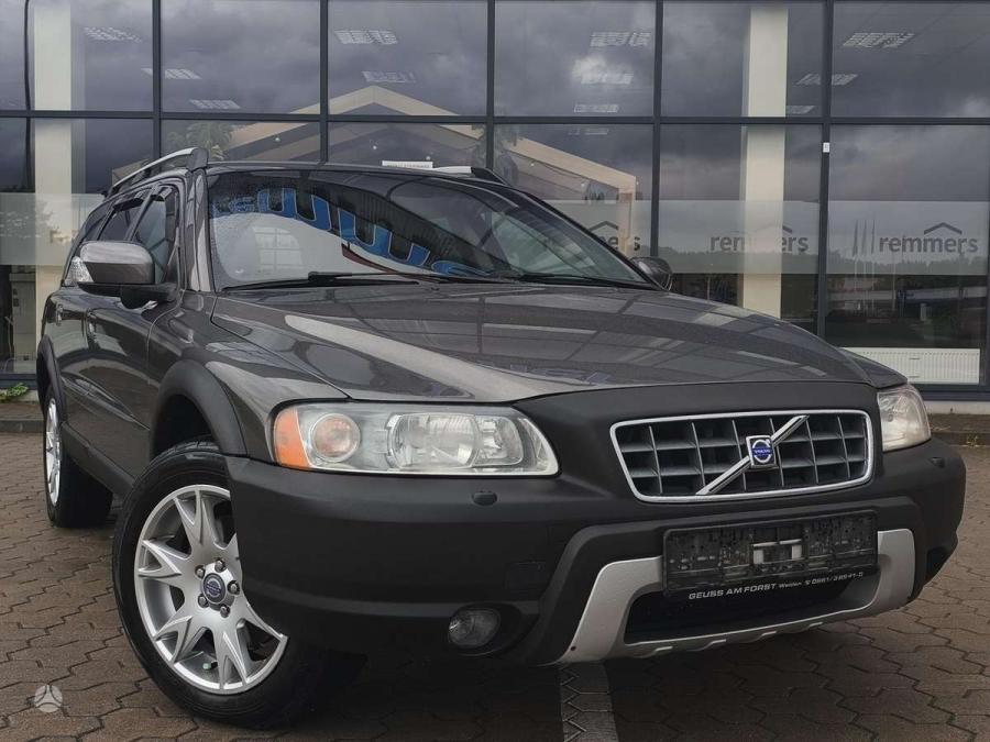 Brown Volvo XC70 2007 in Vilnius, with an engine capacity of 2.40 L and mileage of 279 thousand km for 4750 €, photo 7 on AUTOMOTO.COM.LV