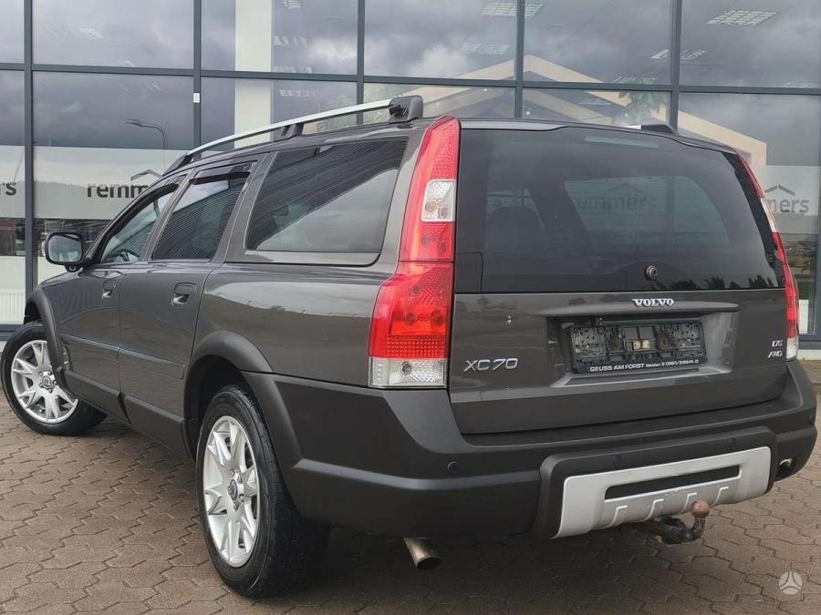 Brown Volvo XC70 2007 in Vilnius, with an engine capacity of 2.40 L and mileage of 279 thousand km for 4750 €, photo 13 on AUTOMOTO.COM.LV