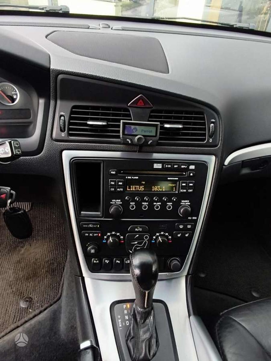 Brown Volvo XC70 2007 in Vilnius, with an engine capacity of 2.40 L and mileage of 279 thousand km for 4750 €, photo 22 on AUTOMOTO.COM.LV