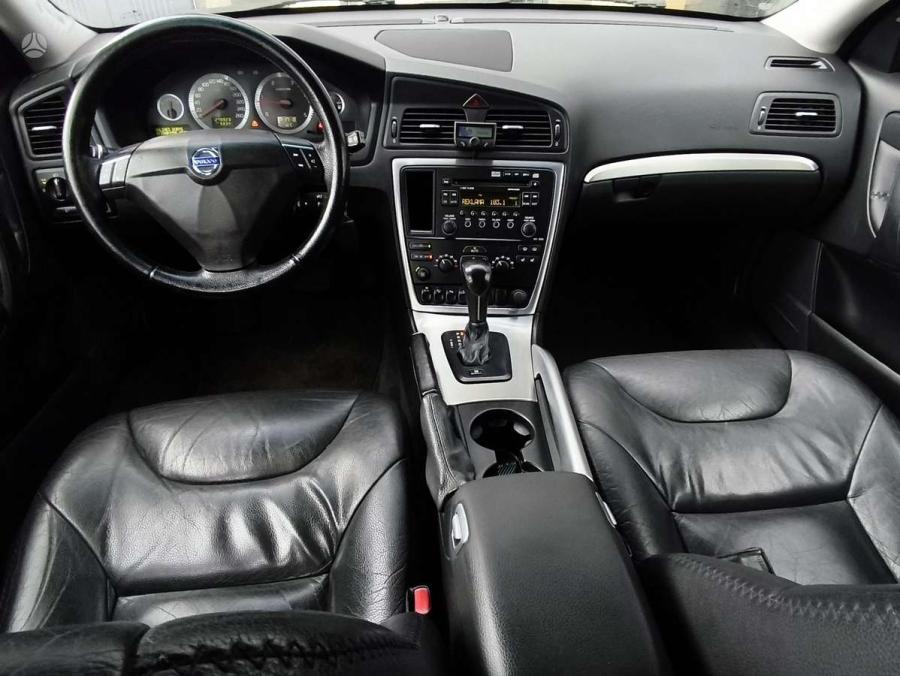 Brown Volvo XC70 2007 in Vilnius, with an engine capacity of 2.40 L and mileage of 279 thousand km for 4750 €, photo 25 on AUTOMOTO.COM.LV