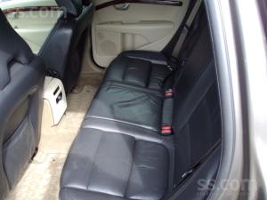 Brown Volvo XC70 2007 in Riga, with an engine capacity of 2.40 L and mileage of 169 thousand km for 7600 €, photo 6 on AUTOMOTO.COM.LV