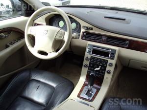 Brown Volvo XC70 2007 in Riga, with an engine capacity of 2.40 L and mileage of 169 thousand km for 7600 €, photo 7 on AUTOMOTO.COM.LV