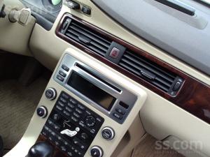 Brown Volvo XC70 2007 in Riga, with an engine capacity of 2.40 L and mileage of 169 thousand km for 7600 €, photo 9 on AUTOMOTO.COM.LV