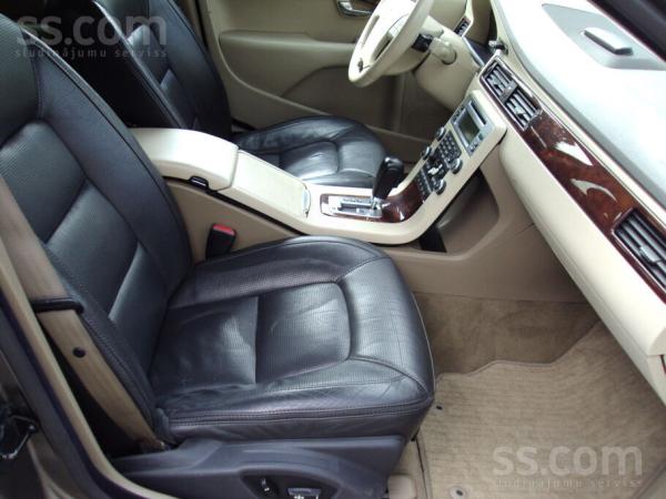 Brūns Volvo XC70 2007 Rīga, ar dzinēja tilpumu 2.40 L un nobraukumu 169 tūkst. km par 7600 €, foto 7 vietnē AUTOMOTO.COM.LV