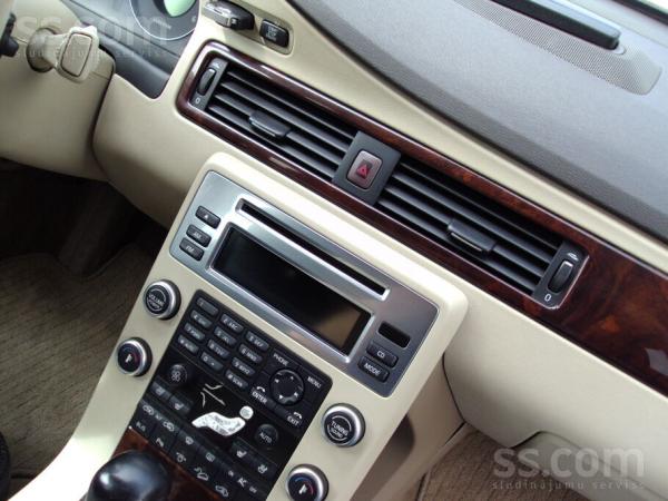 Brūns Volvo XC70 2007 Rīga, ar dzinēja tilpumu 2.40 L un nobraukumu 169 tūkst. km par 7600 €, foto 8 vietnē AUTOMOTO.COM.LV