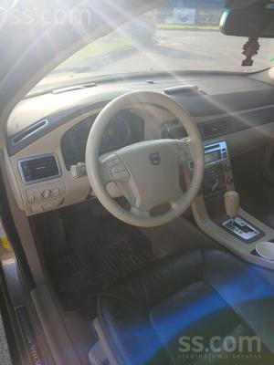 Brown Volvo XC70 2007 in Riga, with an engine capacity of 2.40 L and mileage of 395 thousand km for 3900 €, photo 6 on AUTOMOTO.COM.LV