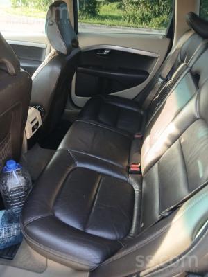 Brown Volvo XC70 2007 in Riga, with an engine capacity of 2.40 L and mileage of 395 thousand km for 3900 €, photo 10 on AUTOMOTO.COM.LV