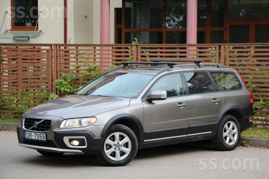 Brown Volvo XC70 2007 in Riga, with an engine capacity of 2.40 L and mileage of 308 thousand km for 7250 €, photo 4 on AUTOMOTO.COM.LV