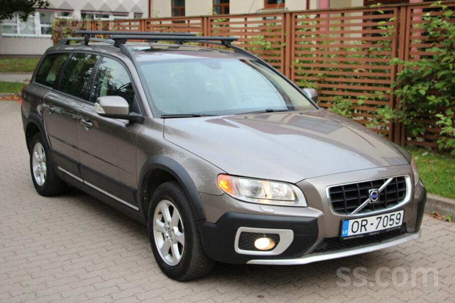 Brown Volvo XC70 2007 in Riga, with an engine capacity of 2.40 L and mileage of 308 thousand km for 7250 €, photo 10 on AUTOMOTO.COM.LV