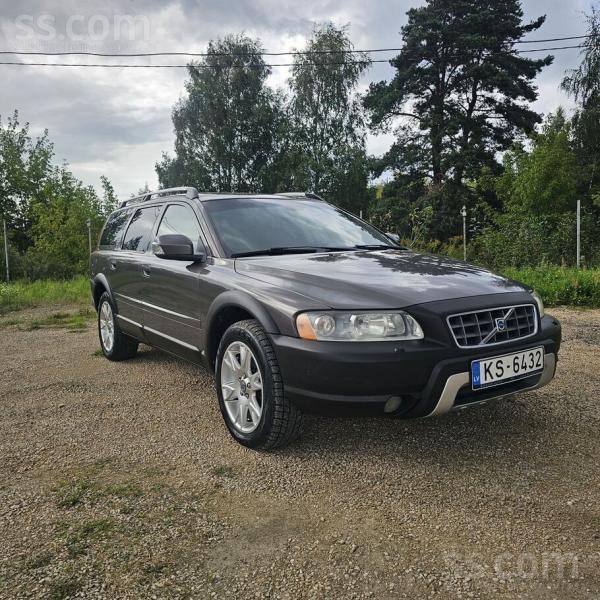Коричневый Вольво ХС70 2007 в Рига, объемом двигателя 2.40 л и пробегом 390 тыс. км за 3990 €, фото 1 на AUTOMOTO.COM.LV