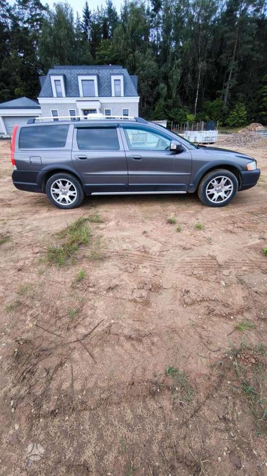 Brūns Volvo XC70 2007 Viļņa, ar dzinēja tilpumu 2.40 L un nobraukumu 323 tūkst. km par 2100 €, foto 4 vietnē AUTOMOTO.COM.LV