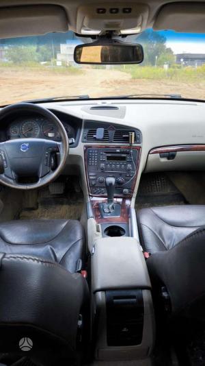 Brūns Volvo XC70 2007 Viļņa, ar dzinēja tilpumu 2.40 L un nobraukumu 323 tūkst. km par 2100 €, foto 7 vietnē AUTOMOTO.COM.LV