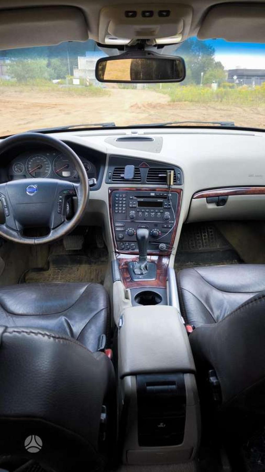 Brūns Volvo XC70 2007 Viļņa, ar dzinēja tilpumu 2.40 L un nobraukumu 323 tūkst. km par 2100 €, foto 7 vietnē AUTOMOTO.COM.LV