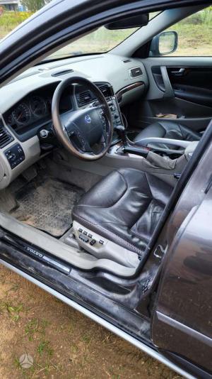 Brūns Volvo XC70 2007 Viļņa, ar dzinēja tilpumu 2.40 L un nobraukumu 323 tūkst. km par 2100 €, foto 8 vietnē AUTOMOTO.COM.LV