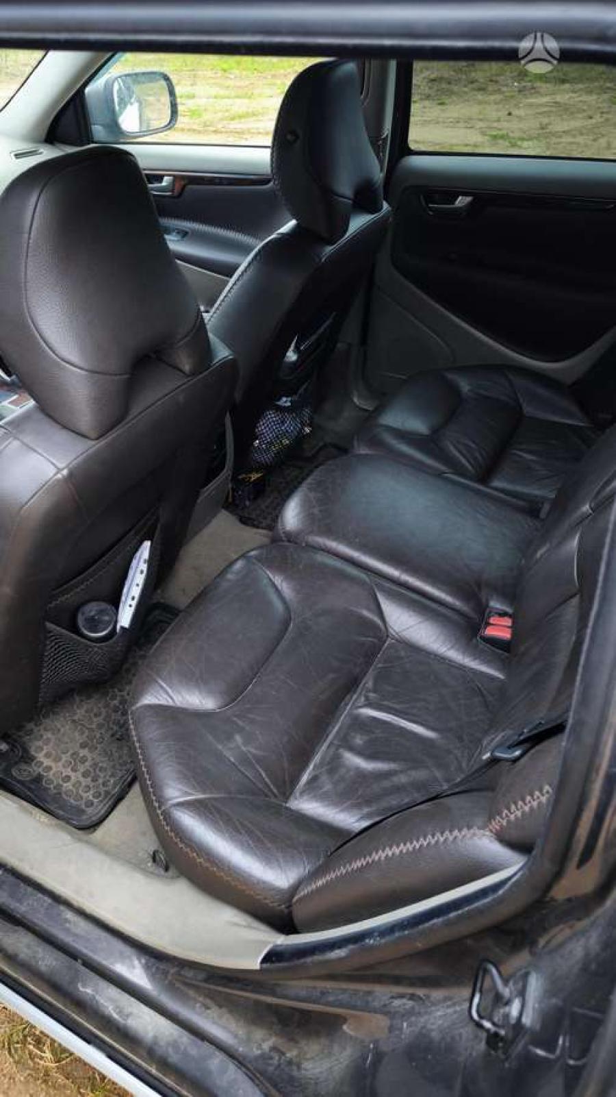 Brūns Volvo XC70 2007 Viļņa, ar dzinēja tilpumu 2.40 L un nobraukumu 323 tūkst. km par 2100 €, foto 9 vietnē AUTOMOTO.COM.LV
