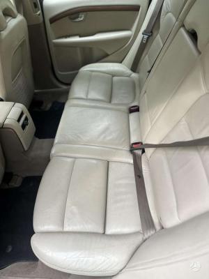 Brown Volvo XC70 2007 in Varena, with an engine capacity of 2.40 L and mileage of 300 thousand km for 4000 €, photo 7 on AUTOMOTO.COM.LV