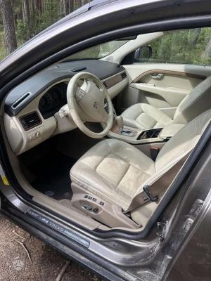 Brown Volvo XC70 2007 in Varena, with an engine capacity of 2.40 L and mileage of 300 thousand km for 4000 €, photo 11 on AUTOMOTO.COM.LV