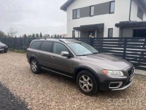 Brūns Volvo XC70 2007 Rīga, ar dzinēja tilpumu 2.40 L un nobraukumu 339 tūkst. km par 3000 €, foto  vietnē AUTOMOTO.COM.LV