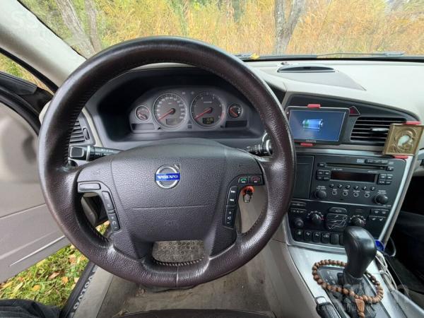 Brown Volvo XC70 2007 in Riga, with an engine capacity of 2.40 L and mileage of 400 thousand km for 2550 €, photo 5 on AUTOMOTO.COM.LV