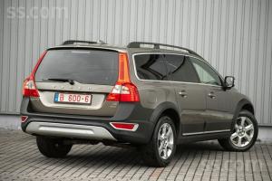 Brown Volvo XC70 2008 in Tukums, with an engine capacity of 2.40 L and mileage of 324 thousand km for 7490 €, photo 10 on AUTOMOTO.COM.LV