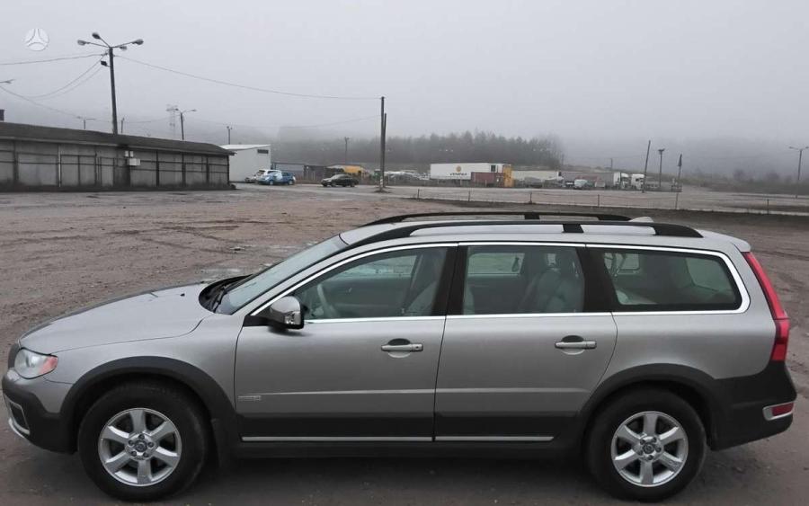 Brūns Volvo XC70 2008 Viļņa, ar dzinēja tilpumu 2.40 L un nobraukumu 314 tūkst. km par 5200 €, foto 2 vietnē AUTOMOTO.COM.LV