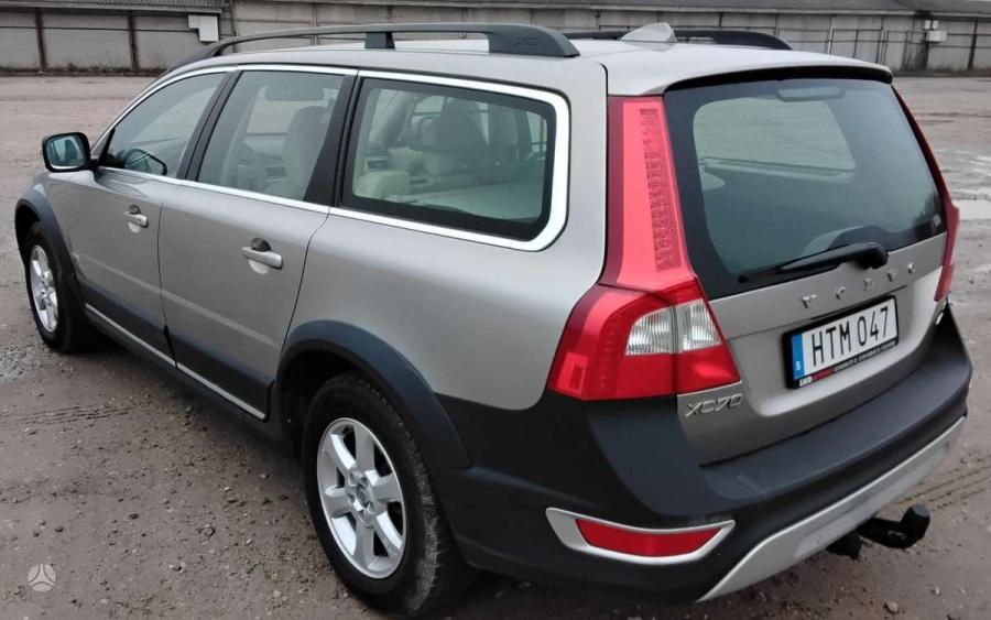 Brūns Volvo XC70 2008 Viļņa, ar dzinēja tilpumu 2.40 L un nobraukumu 314 tūkst. km par 5200 €, foto 3 vietnē AUTOMOTO.COM.LV