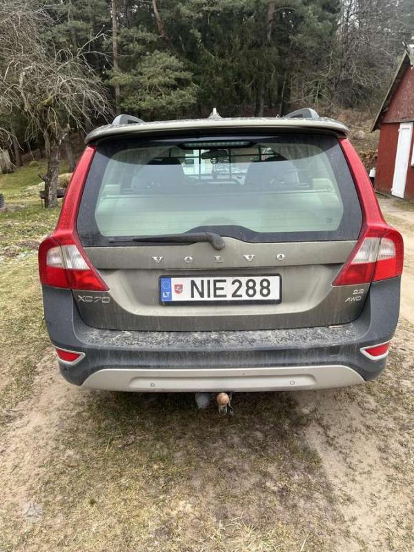 Brūns Volvo XC70 2008 Vievis, ar dzinēja tilpumu 3.19 L un nobraukumu 290 tūkst. km par 2100 €, foto 7 vietnē AUTOMOTO.COM.LV