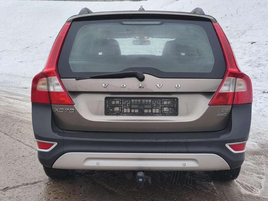 Brūns Volvo XC70 2008 Viļņa, ar dzinēja tilpumu 2.40 L un nobraukumu 330 tūkst. km par 7150 €, foto 21 vietnē AUTOMOTO.COM.LV